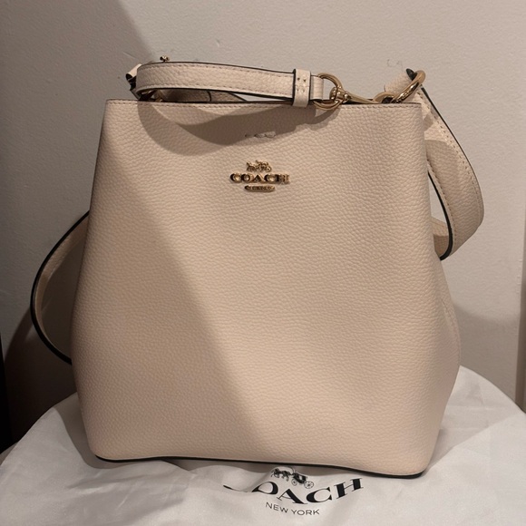 Coach | Bags | Coach Cream Leather Bucket Shoulder Bag With Signature ...